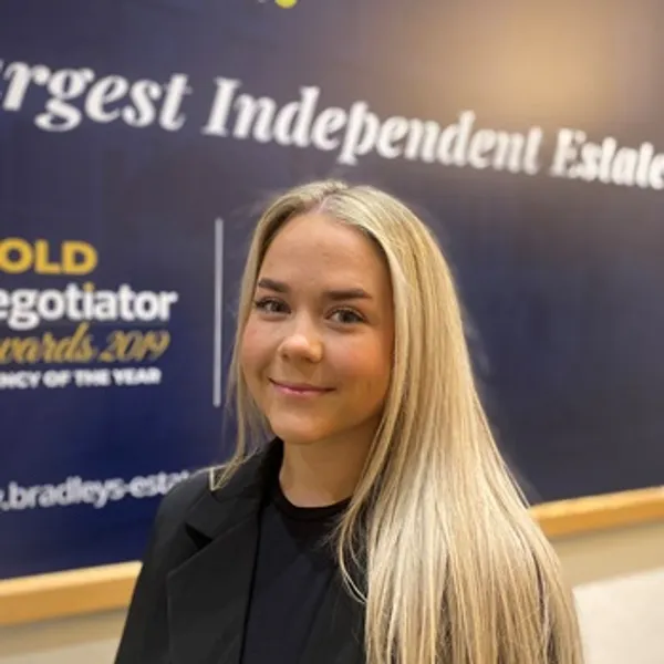 Hannah Walker, Trainee Negotiator from Bradleys Exmouth office