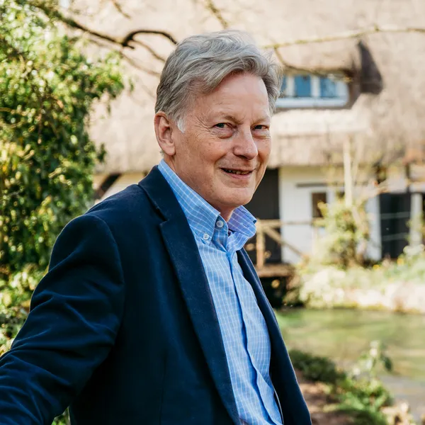 Gordon Thoday MNAEA MARLA, Managing Director from Hellards Alresford office