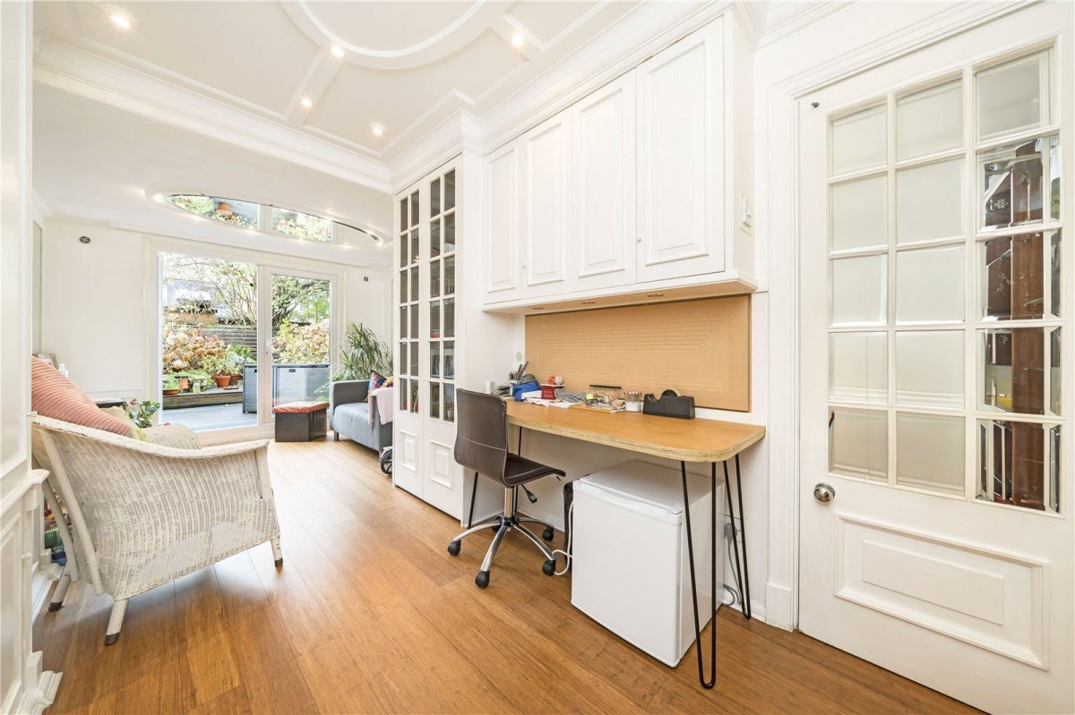 Conran 4 Bedroom Property For Sale In Leyland Road Lee Se12 £600 000