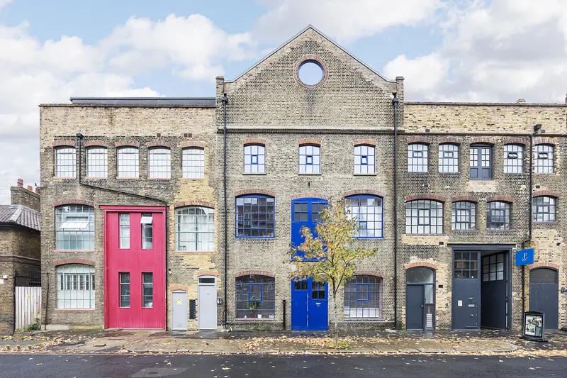 3 bedroom property for sale in Queens Row, LONDON, SE17 - £875,000