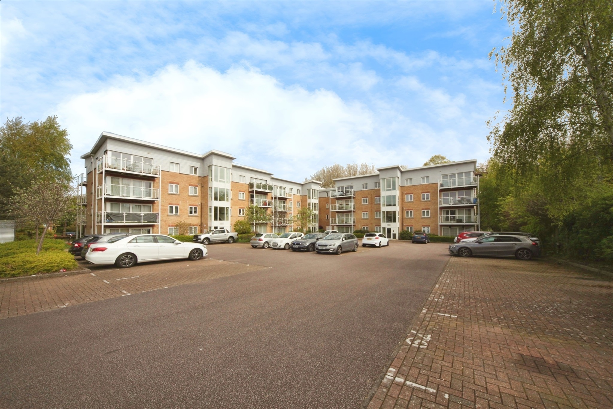 2 bedroom property in Primrose Close, Luton - £185,000 | Connells