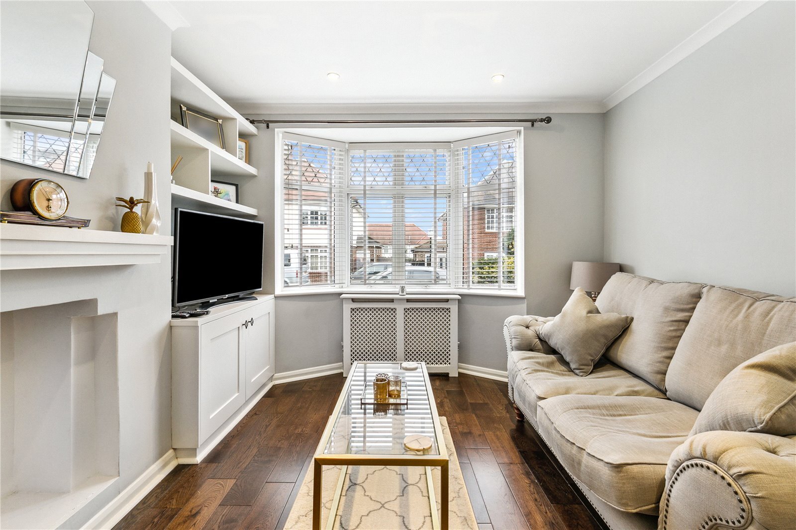2 bedroom property in Godley Road, London, SW18 - £585,000 | Rampton ...