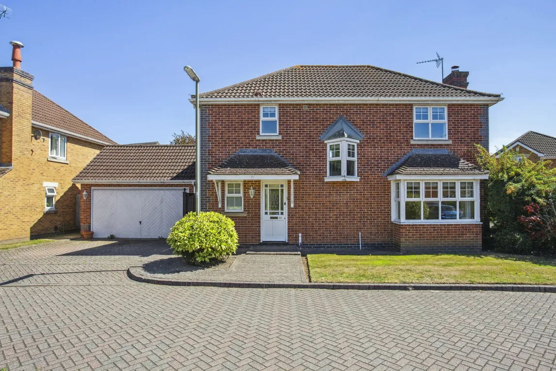 Properties for sale in Cobham