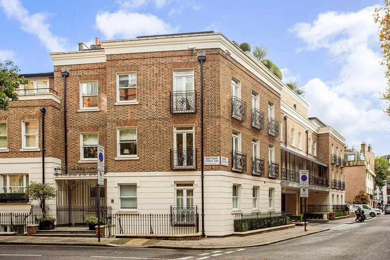 2 bedroom property for sale in Belgravia Mansions, Holbein Place ...