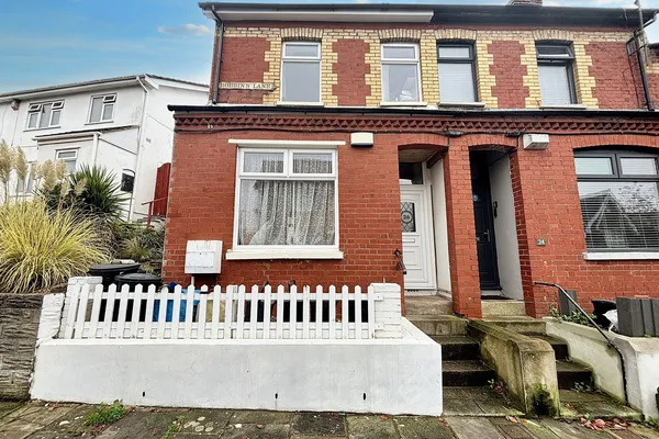 3 bedroom property for sale in Robins Lane, Barry, CF63 - £195,000