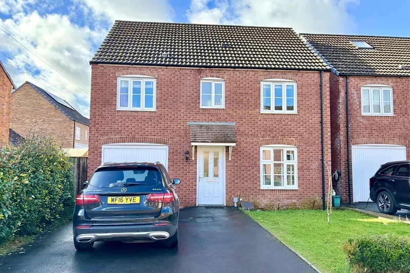 4 bedroom property for sale in Llys Ynysgeinon, Godrergraig, Swansea ...