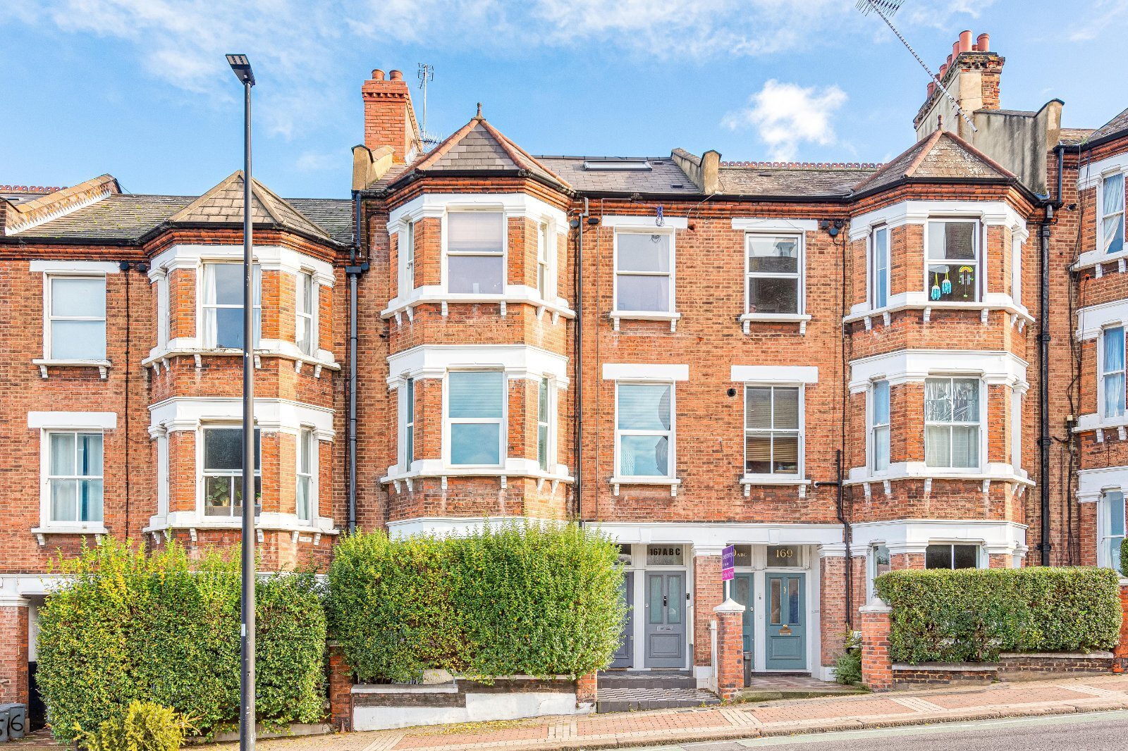 3 bedroom property in Latchmere Road, Battersea, London, SW11 - £ ...