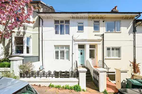 2 bedroom property for sale in Hamilton Road, Brighton, BN1 - Guide ...