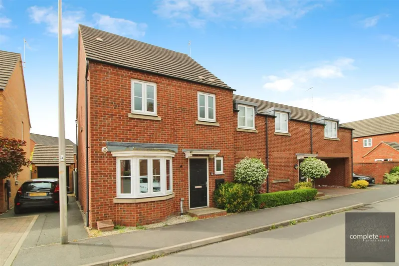 3 bedroom property for sale in Oulton Road, Rugby - Guide price £245,000