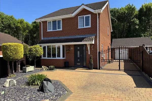3 bedroom property for sale in ODERIN DRIVE, NEW WALTHAM, GRIMSBY - £ ...