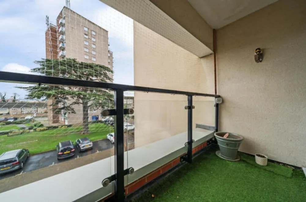 2 bedroom property in Magnolia House, Spelthorne Grove, Sunbury-on ...