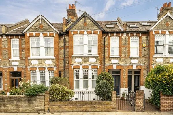 Fletchers | 2 bedroom property for sale in Oaklands Grove, Shepherds ...