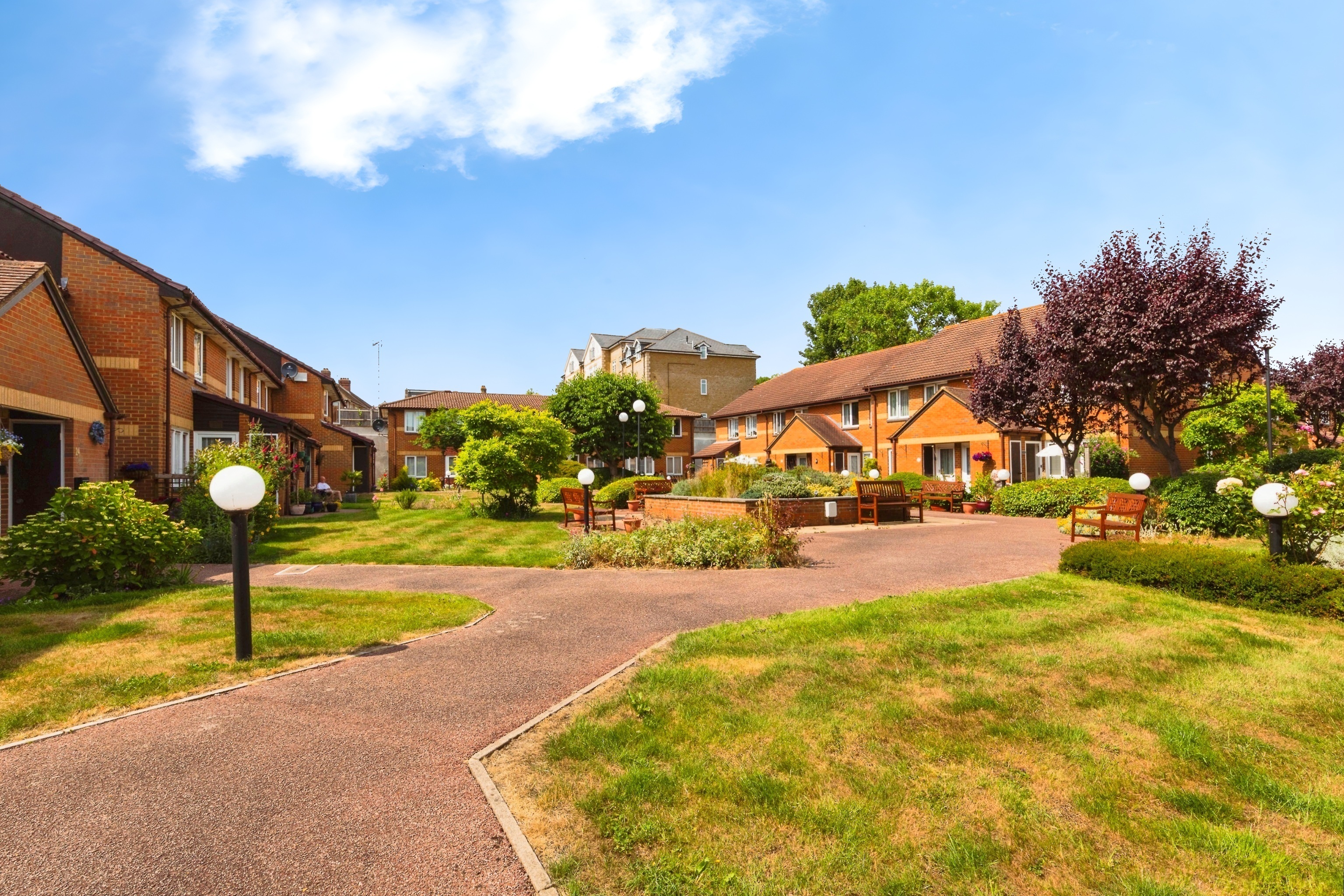 2 bedroom property in Beck Court, Beck Lane, Beckenham, Kent, BR3 - £ ...