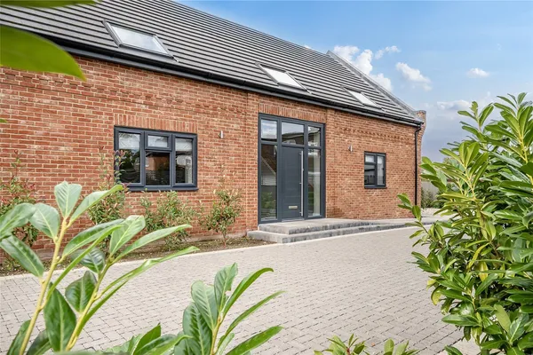 4 bedroom property in Lansdown Place, Pamber End, Tadley, Hampshire ...