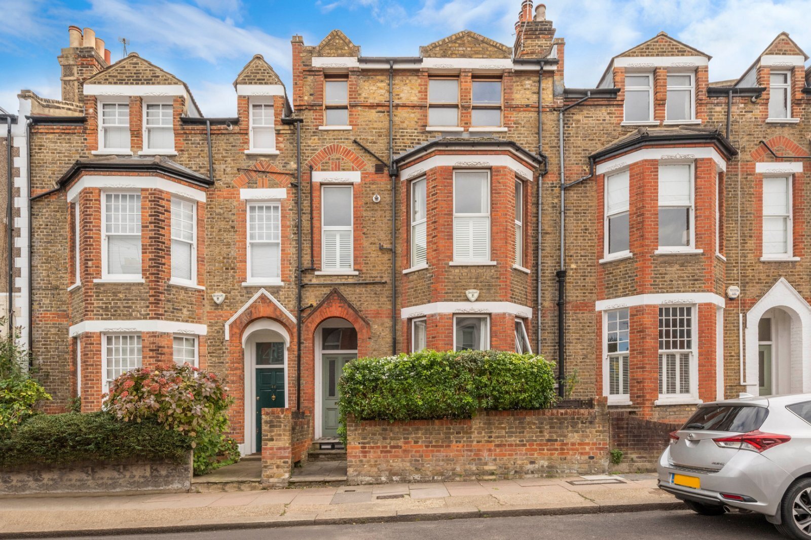 2 bedroom property in Oakhill Road, London, SW15 - £620,000 | Chestertons