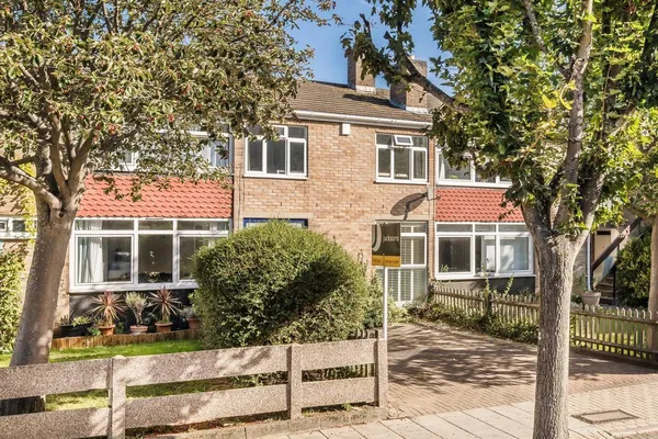 Jacksons | 3 bedroom property for sale in Balham New Road, Balham - £ ...