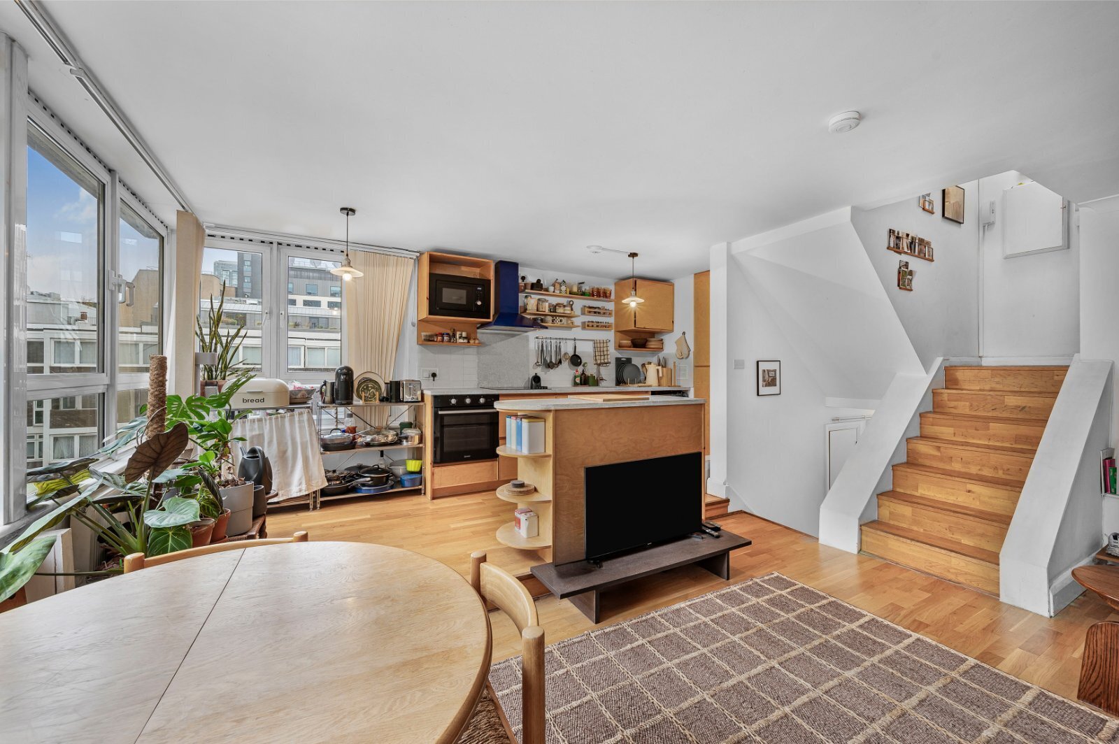 2 bedroom property in Braithwaite House, Bunhill Row, London, EC1Y - £ ...