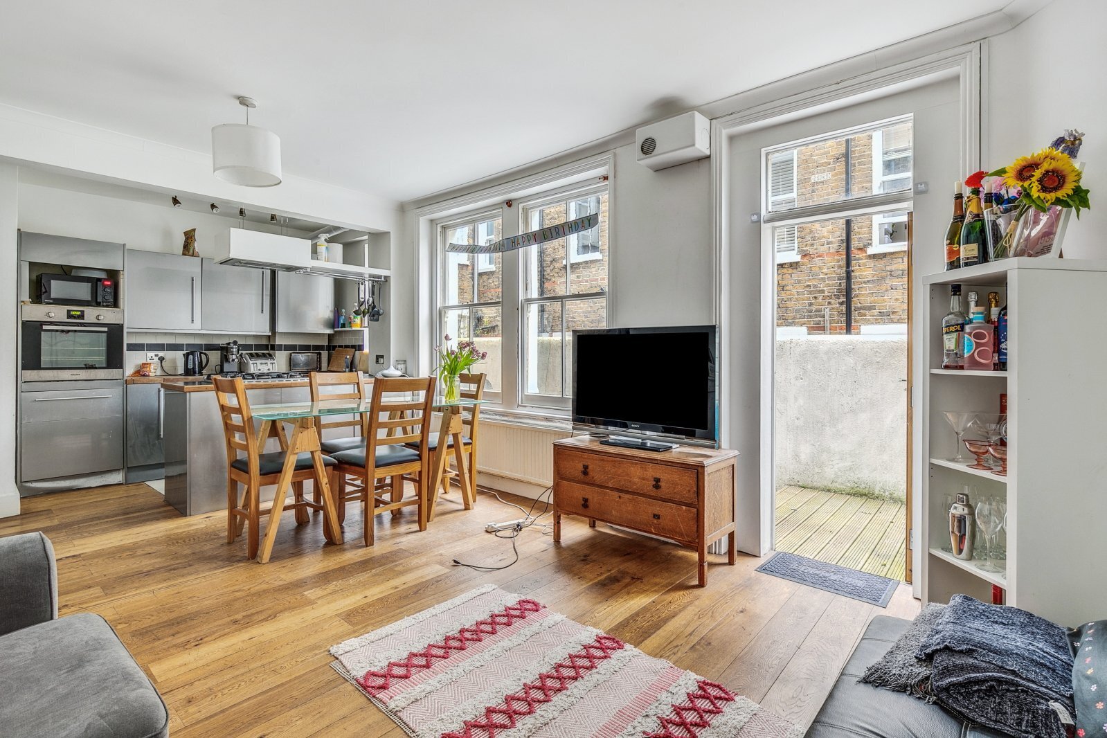 3 bedroom property in Latchmere Road, London, SW11 - Guide price £ ...