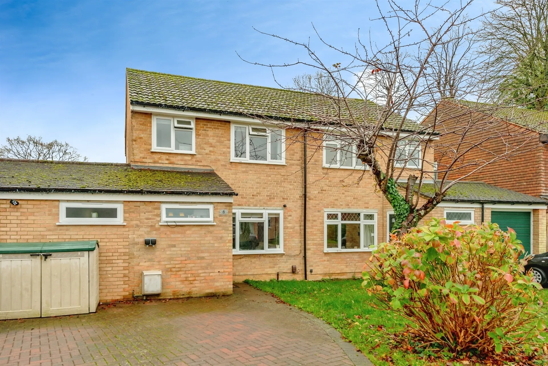 Properties for sale in Horley, Surrey