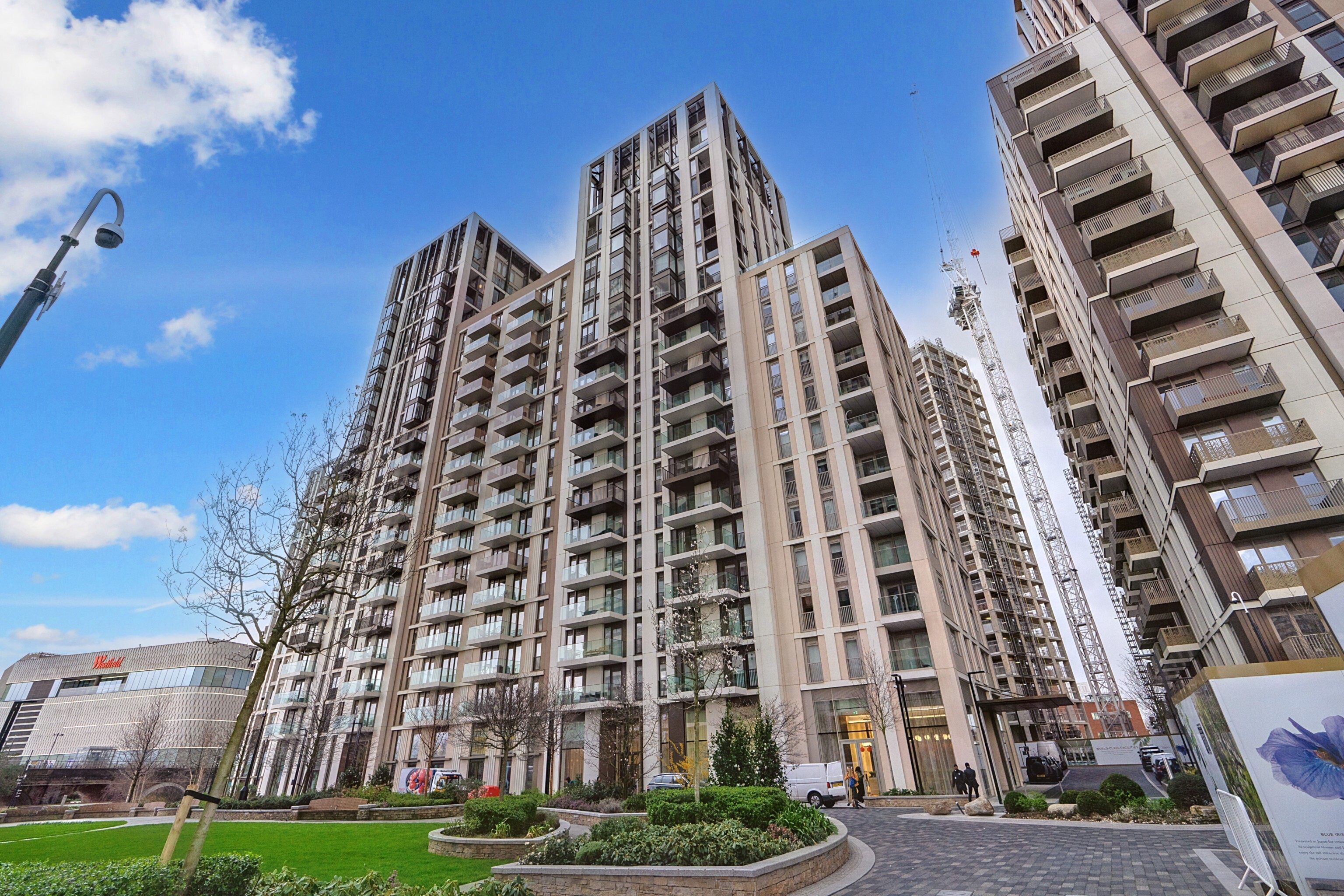 1 bedroom property in Fountain Park Way, London, Greater London, W12 ...