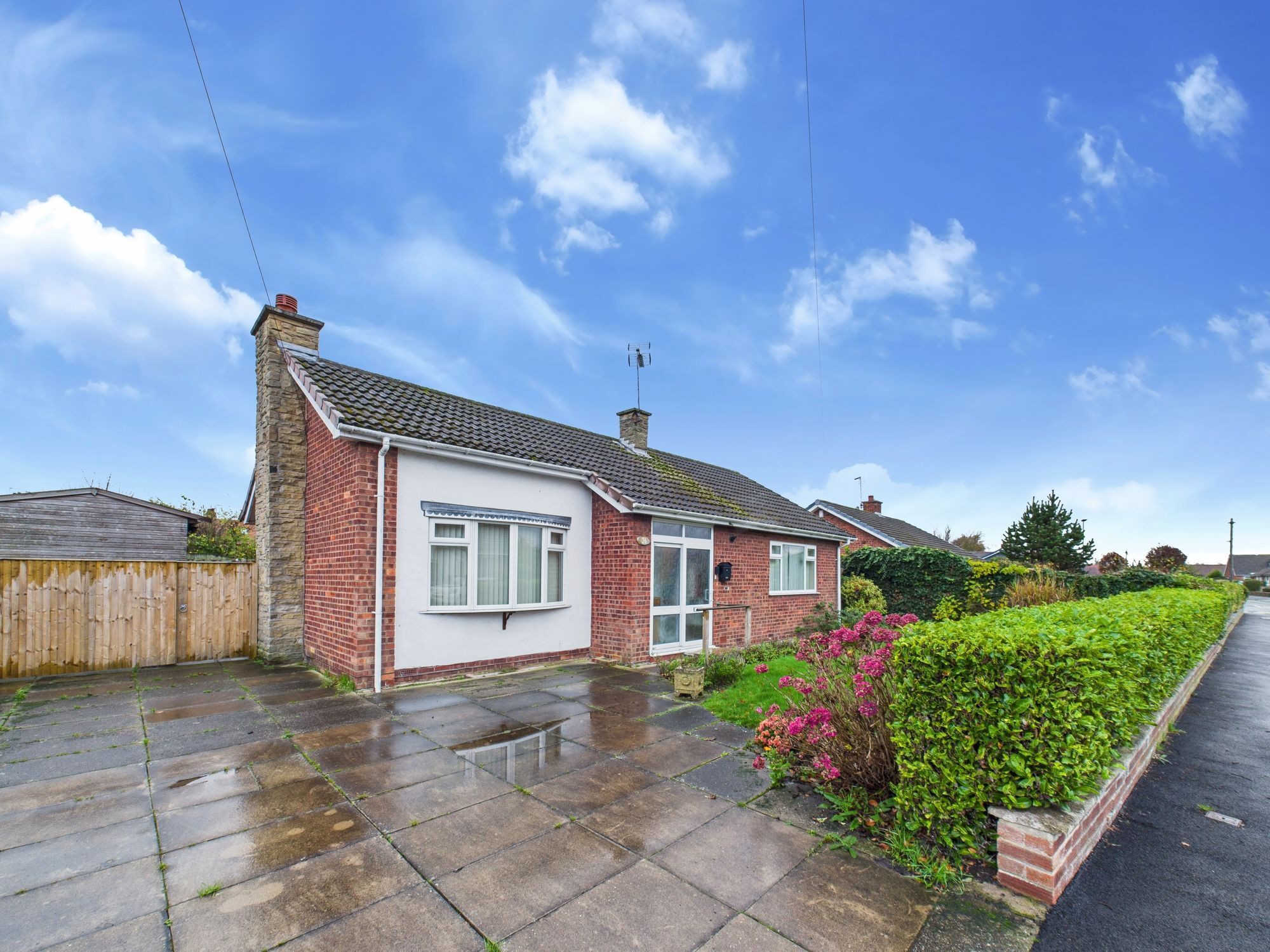 2 bedroom property in The Ruddings, Selby, YO8 - Offers over £247,500 ...