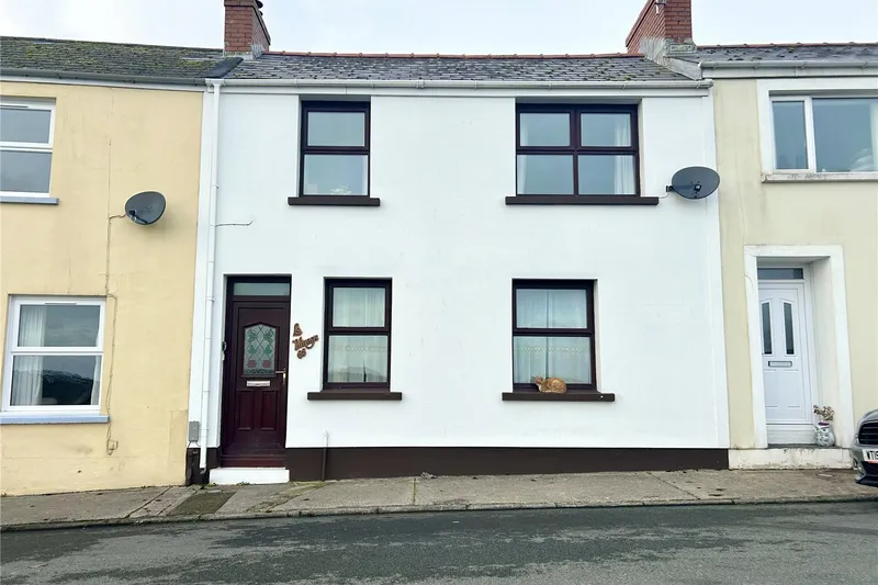 3 bedroom property for sale in Cambrian Road, Neyland, Milford Haven ...