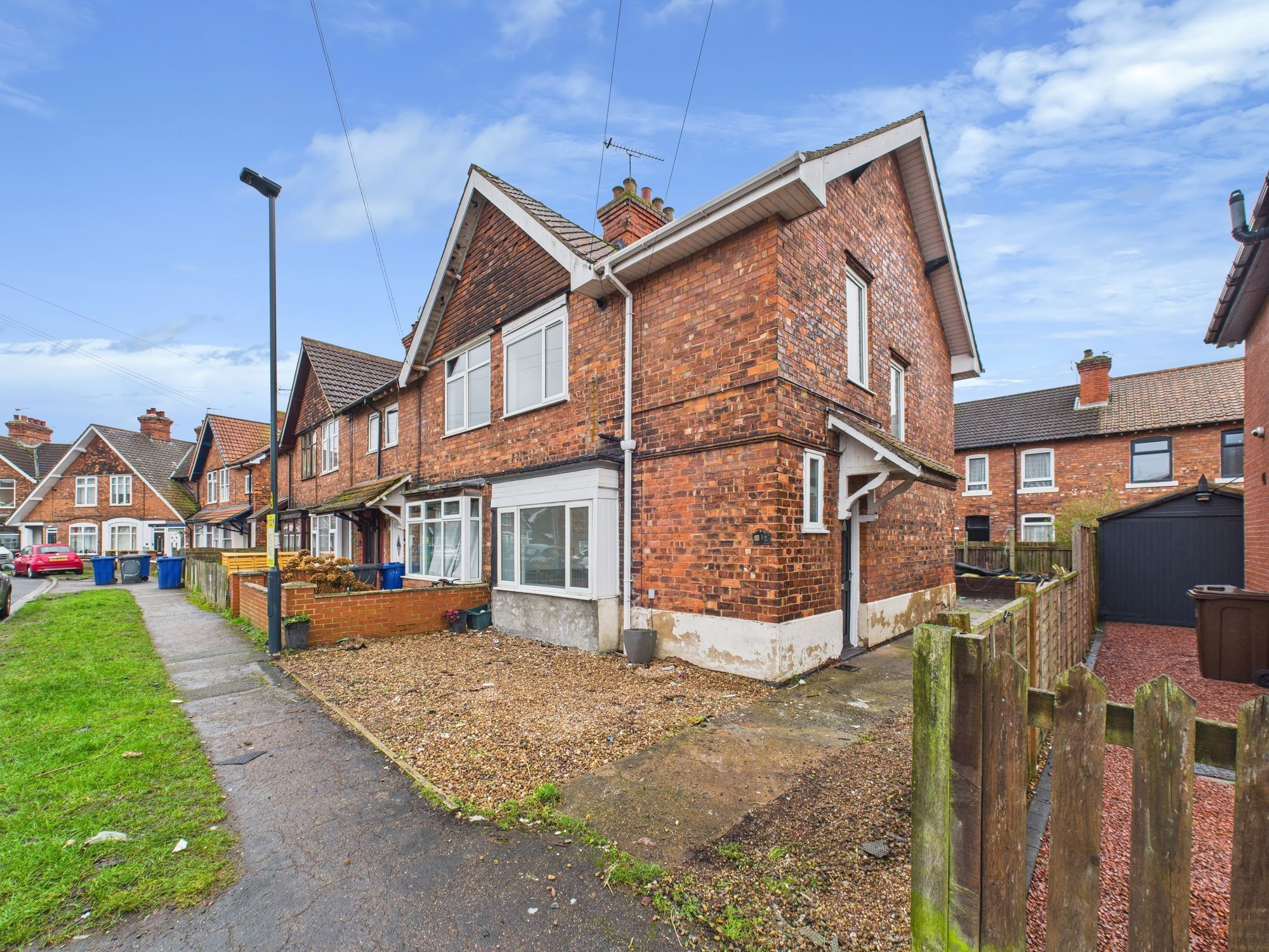 3 bedroom property in Olympia Crescent, Selby, YO8 - Offers over £ ...