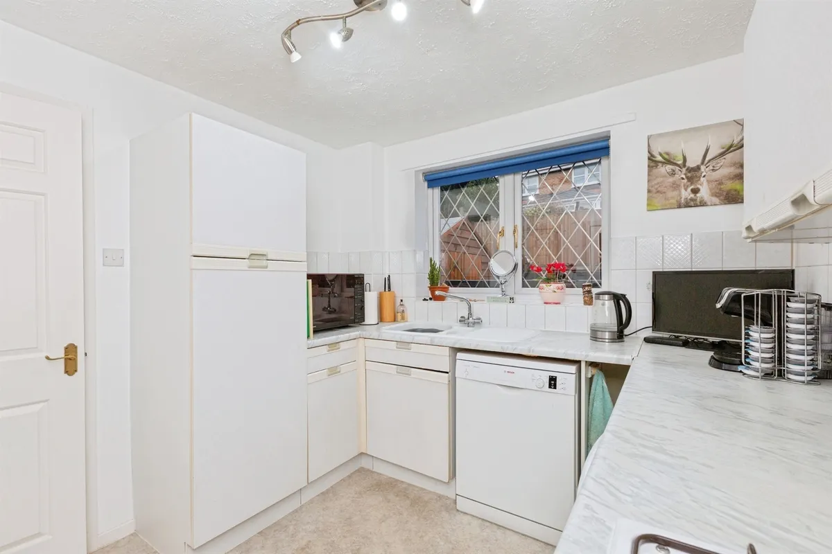 3 bedroom property in Finch Way, Narborough, Leicester - £375,000 ...