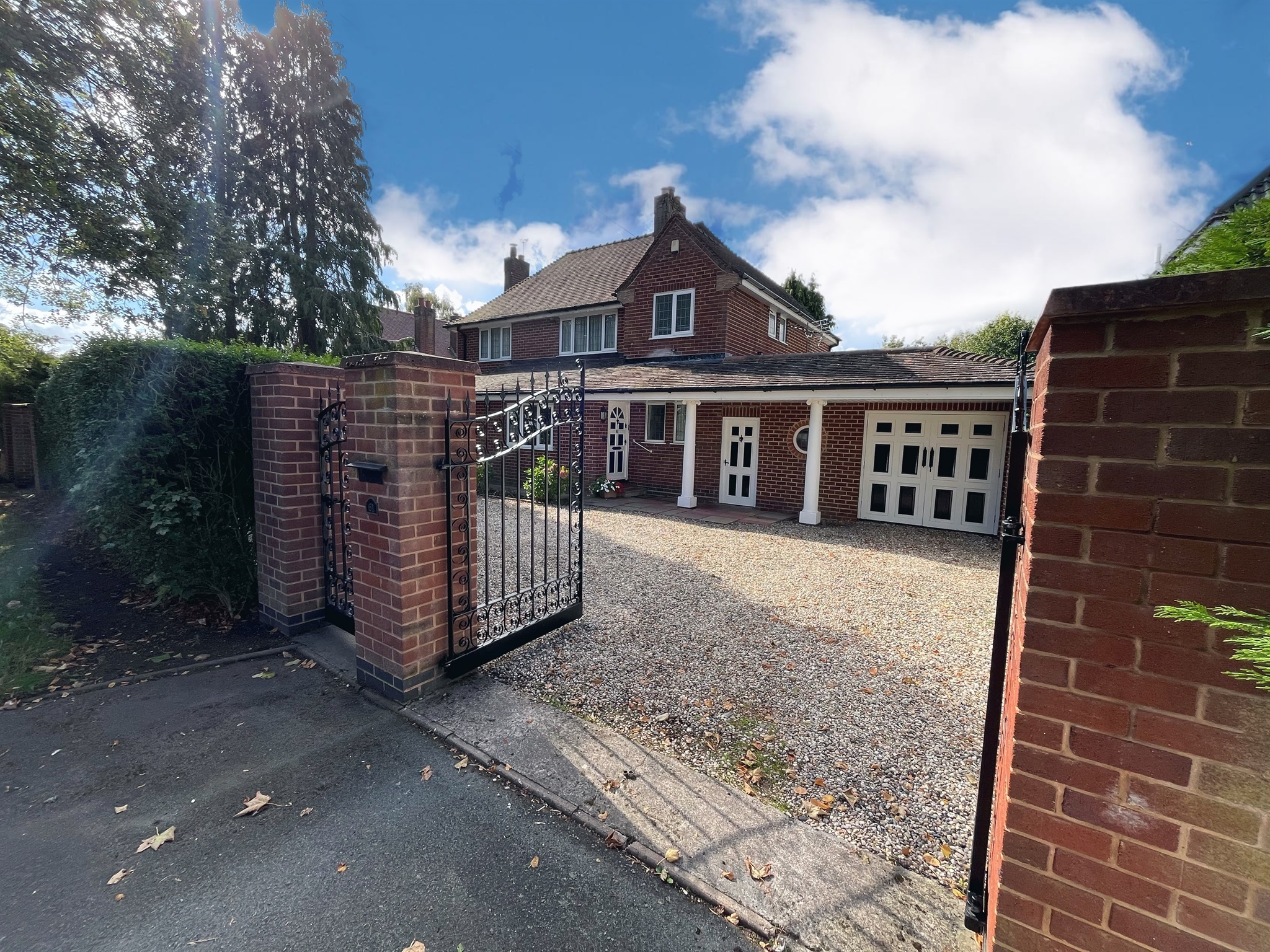 3 bedroom property in Long Knowle Lane, Wednesfield, Wolverhampton ...