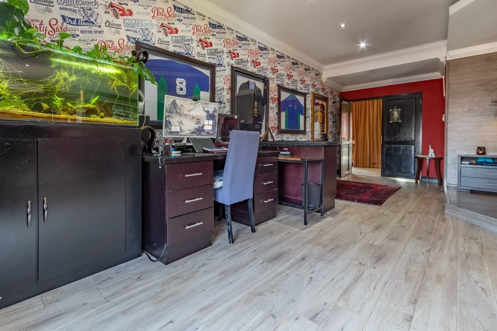 6 bedroom property for sale in South Africa, Gauteng, Sunward Park - £ ...