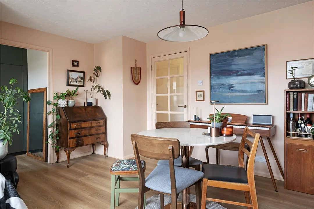 2 bedroom property in Massingberd Way, London, SW17 - £400,000 ...
