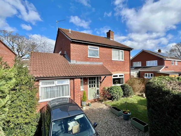 SPACIOUS FAMILY HOME IN NORTON FITZWARREN FOR SALE | Ware & Co Estate ...