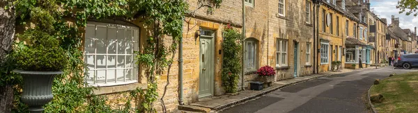 Jackson-Stops | Living in Stow-on-the-Wold